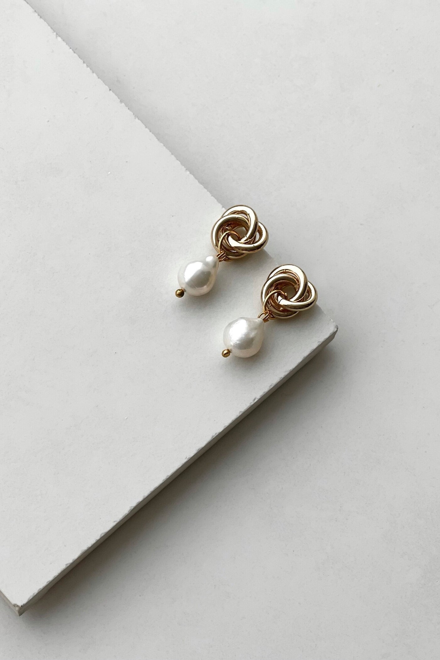 Infinty Knot Baroque Drops