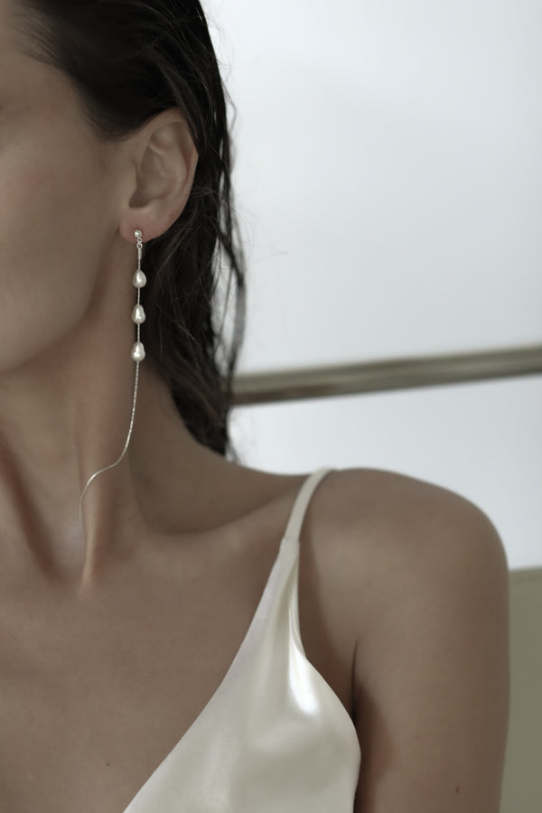 Perla Strand Earrings - Full